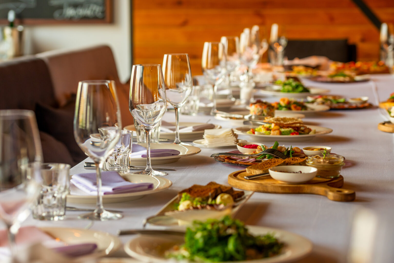 How to Plan a Corporate Dinner Event: A Complete Guide to Hosting
